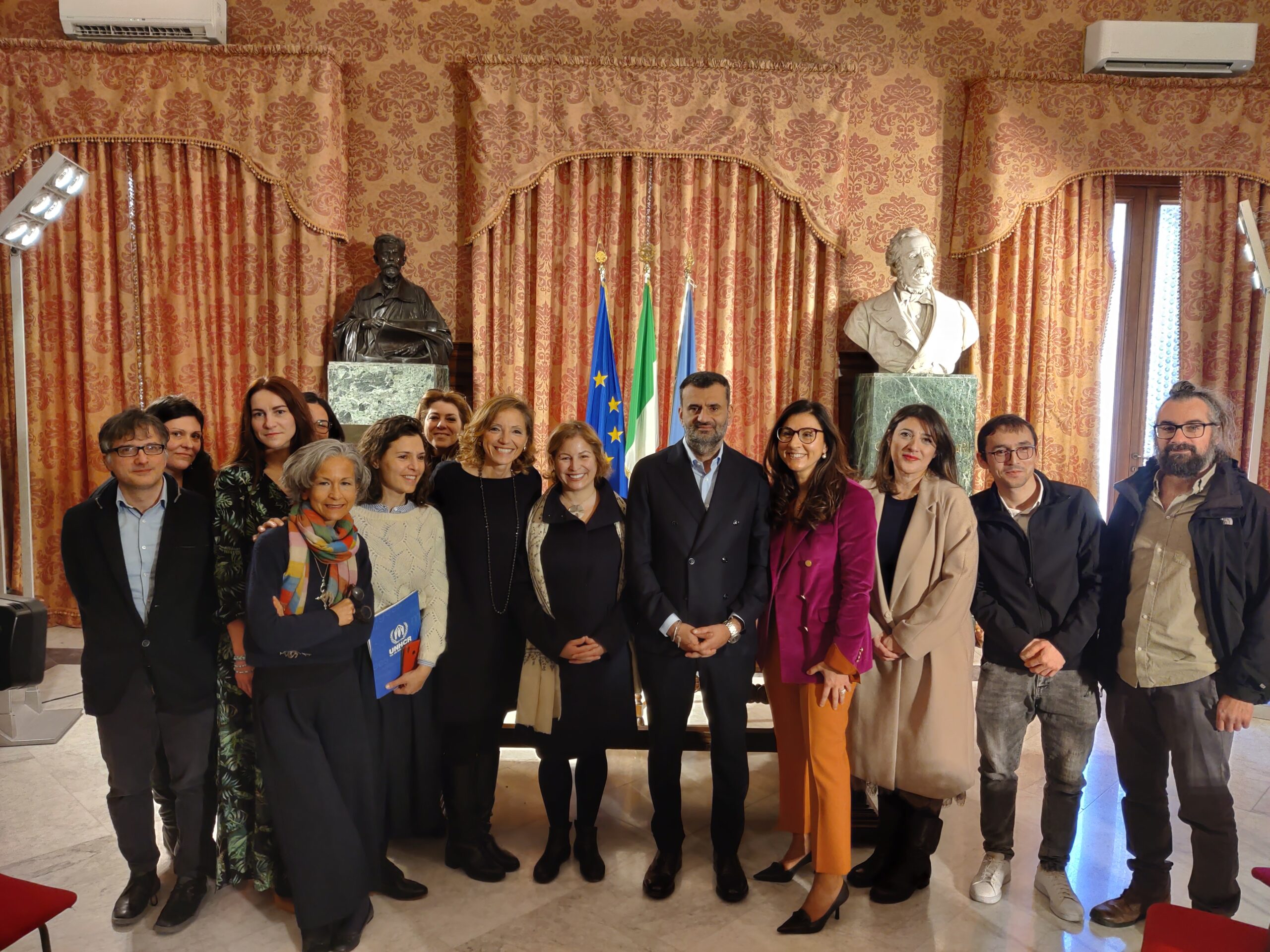 Siglato l’accordo il Protocollo di intesa tra UNHCR e Comune di Bari ... Siglato l’accordo il Protocollo di intesa tra UNHCR e Comune di Bari ...